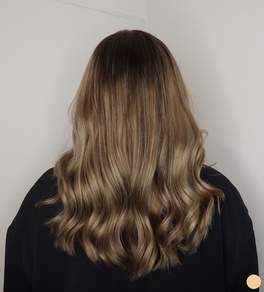 Ljus brun balayage - Peach Stockholm