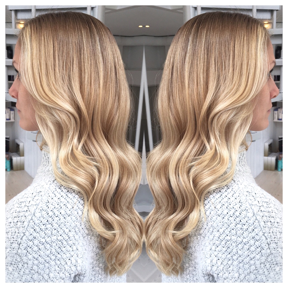 Beige blonde balayage